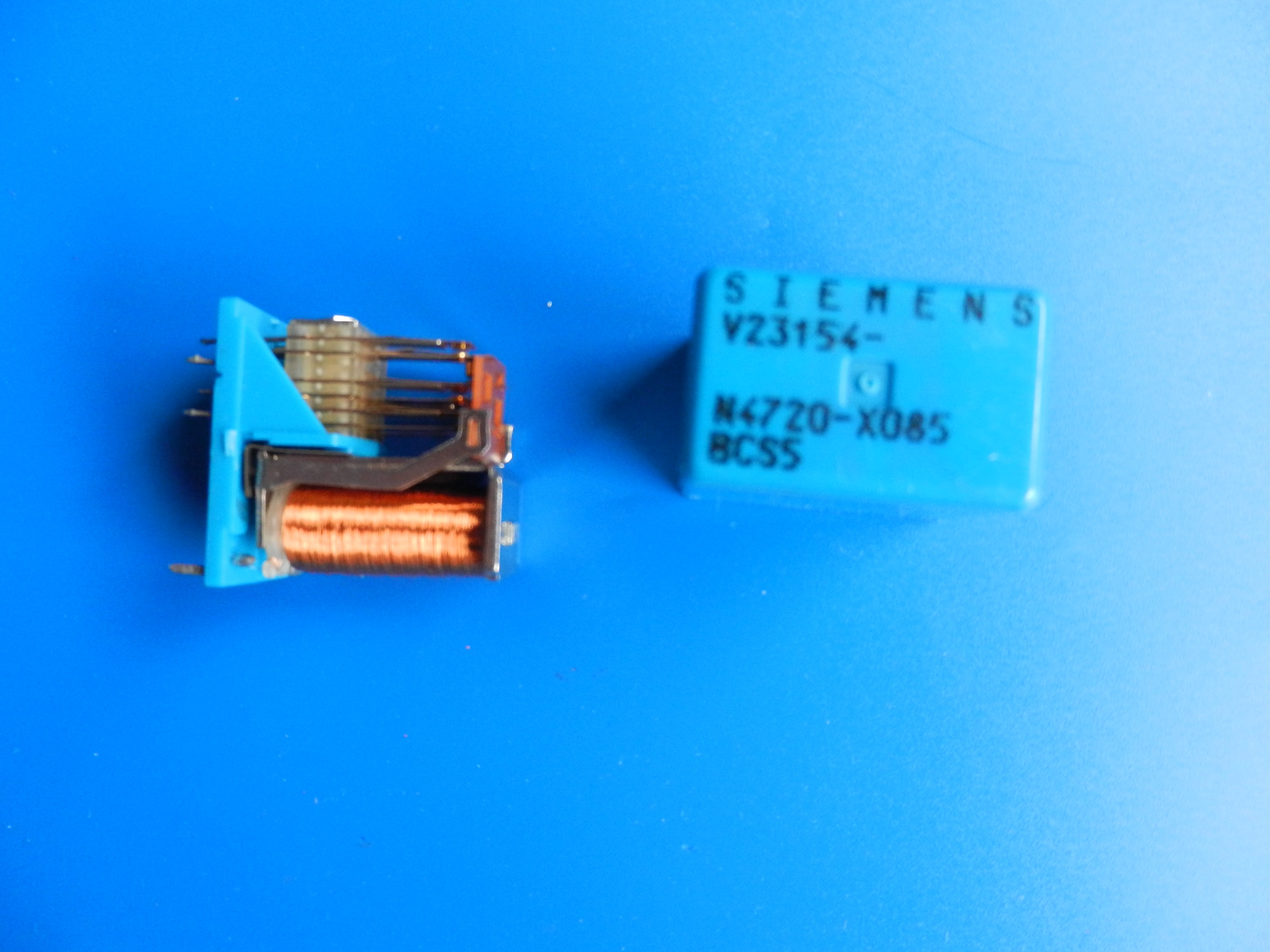 Relais V23154-N4720 - X85 Siemens für GRUNDIG – fernseh-panzer.de